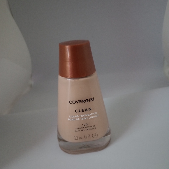Makeup | Covergirl Clean Liquid Foundation | Poshmark